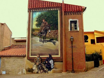 'Talking houses' in the mural towns of Italy