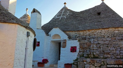 Exploring Alberobello, the capital of the cone-roofed drystone dwellings